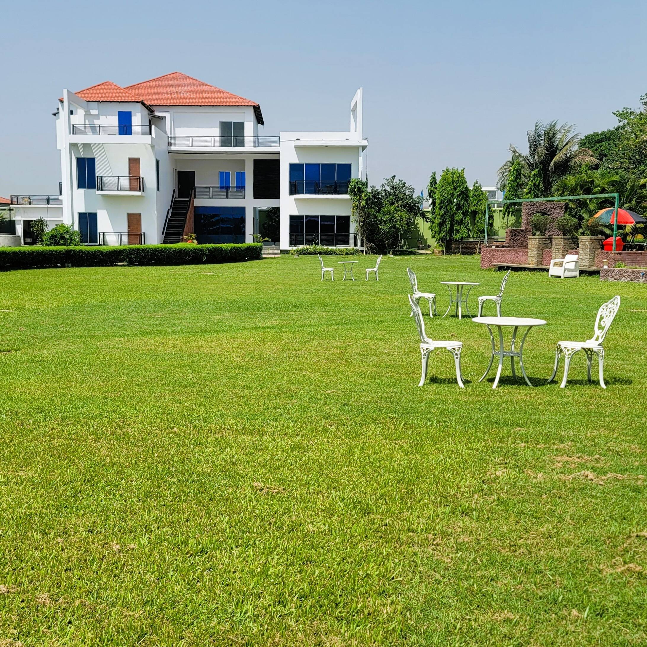 About Us – Crown Euro Inn