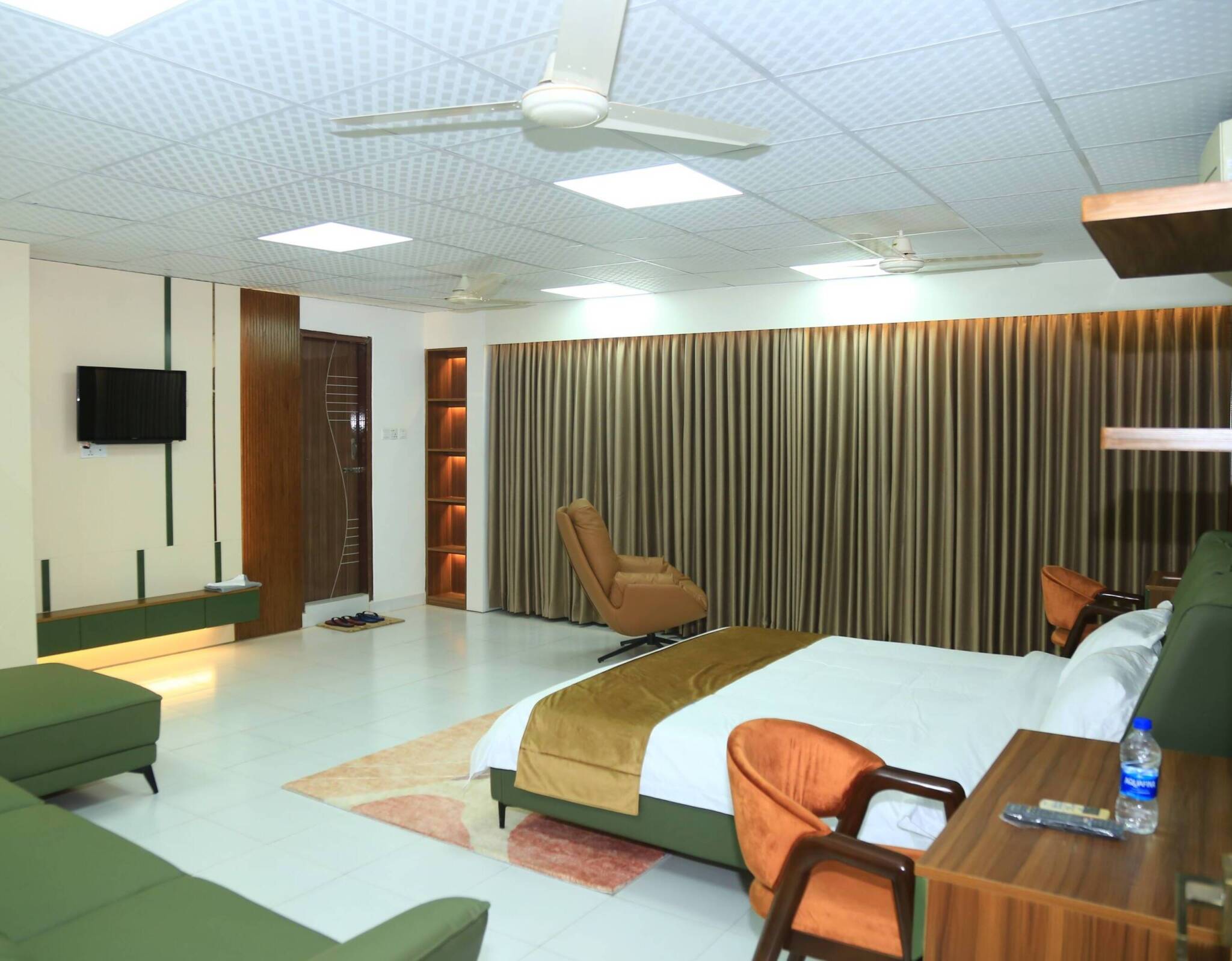 Crown Euro Inn – Luxury Hotel & Resort