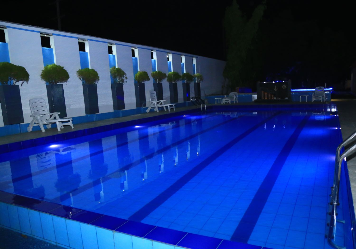 About Us – Crown Euro Inn